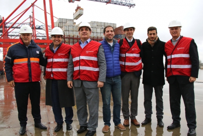 El Ministro de Producción recorrió la terminal portuaria Exolgan ...